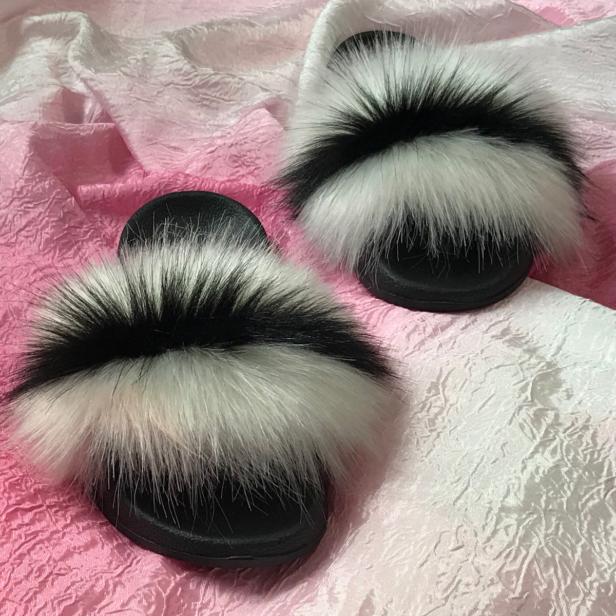 Fluffy Slidez White/Black/White